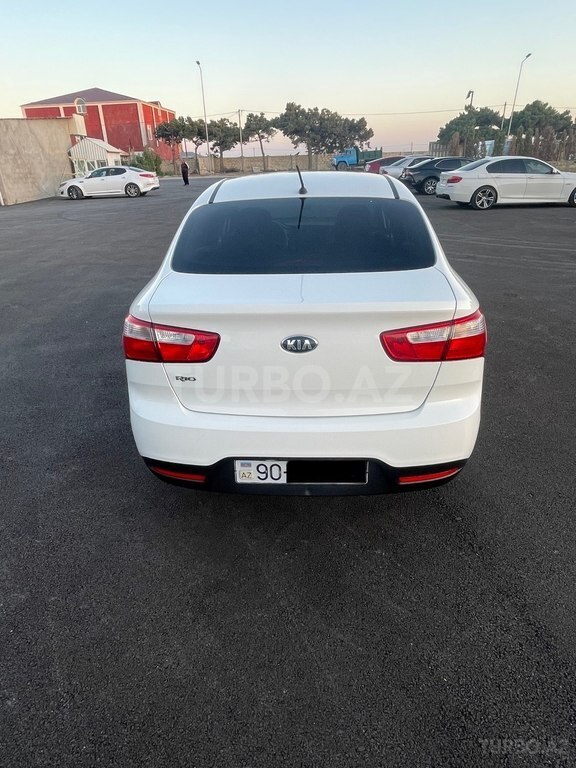 Kia Rio, 1.4 L, 2014 il, 342 000 km Bakı almaq - qiyməti 17 500 AZN - Turbo.Az