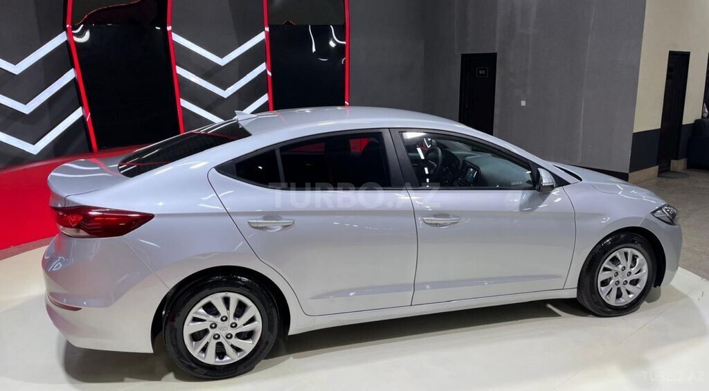 Hyundai Avante, 1.6 L, 2016 il, 130 000 km Sumqayıt almaq - qiyməti 24 900 AZN - Turbo.Az