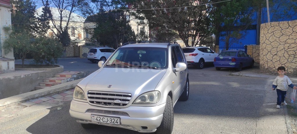 Mercedes ML 270 4MATIC, 2.7 L, 2000 il, 440 000 km Sumqayıt almaq ...