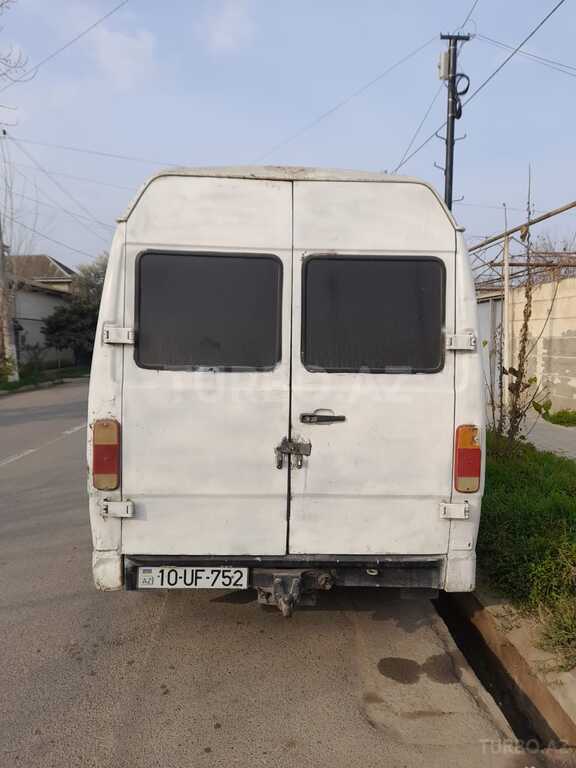 Купить Mercedes 208 D, 2.3 л, 1995 год, 300 000 км в Сальяны - цена 7 ...