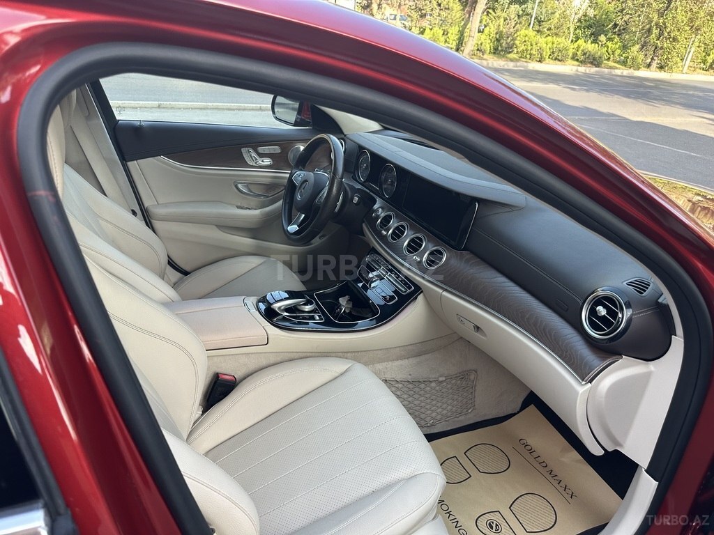 Mercedes E 300, 2.0 L, 2016 il, 82 000 km Bakı almaq - qiyməti 24 000 USD - Turbo.Az
