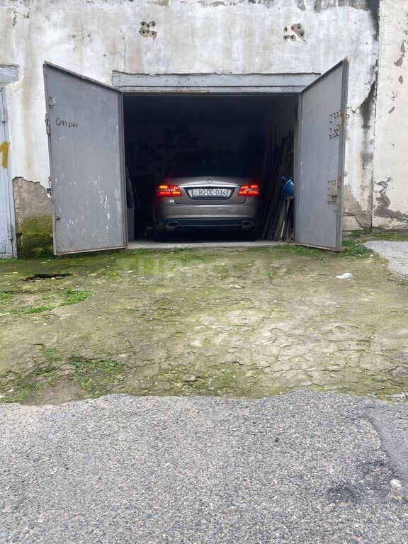 Mercedes E 200, 1.8 L, 2011 il, 196 000 km Bakı almaq - qiyməti 27 500 AZN - Turbo.Az