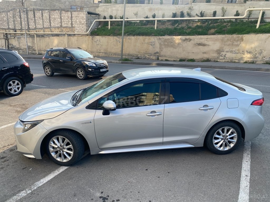 Toyota Corolla, 1.8 L, 2019 il, 42 000 km Bakı almaq - qiyməti 26 500 AZN - Turbo.Az