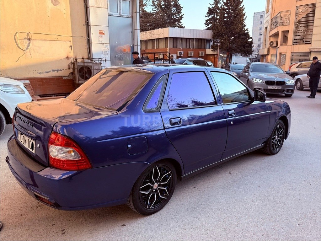 Купить LADA (VAZ) Priora, 1.6 л, 2013 год, 295 000 км в Баку - цена 9 ...