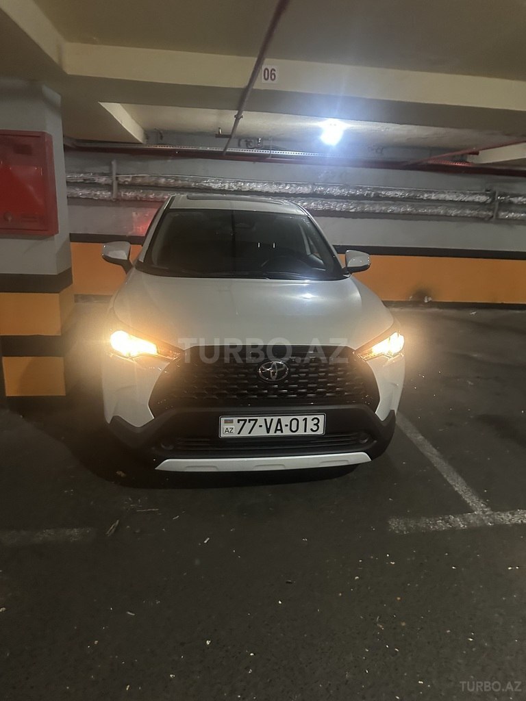 Купить Toyota Corolla Cross, 2.0 л, 2024 год, 5 500 км в Баку - цена 34 ...
