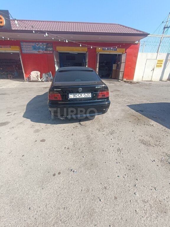 BMW 520, 2.0 L, 1996 il, 300 000 km Bakı almaq - qiyməti 5 300 AZN ...