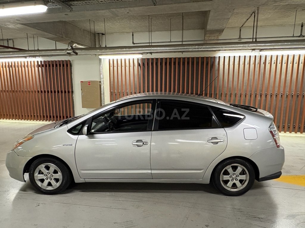 Купить Toyota Prius, 1.5 л, 2006 год, 270 030 км в Гянджа - цена 9 700 ...