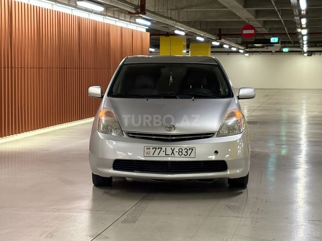 Купить Toyota Prius, 1.5 л, 2006 год, 270 030 км в Гянджа - цена 9 700 ...