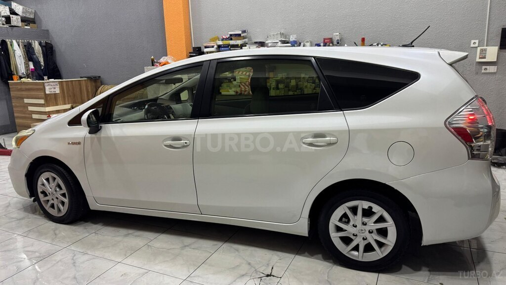Toyota Prius V, 1.8 L, 2011 il, 246 000 km Bakı almaq - qiyməti 15 300 ...