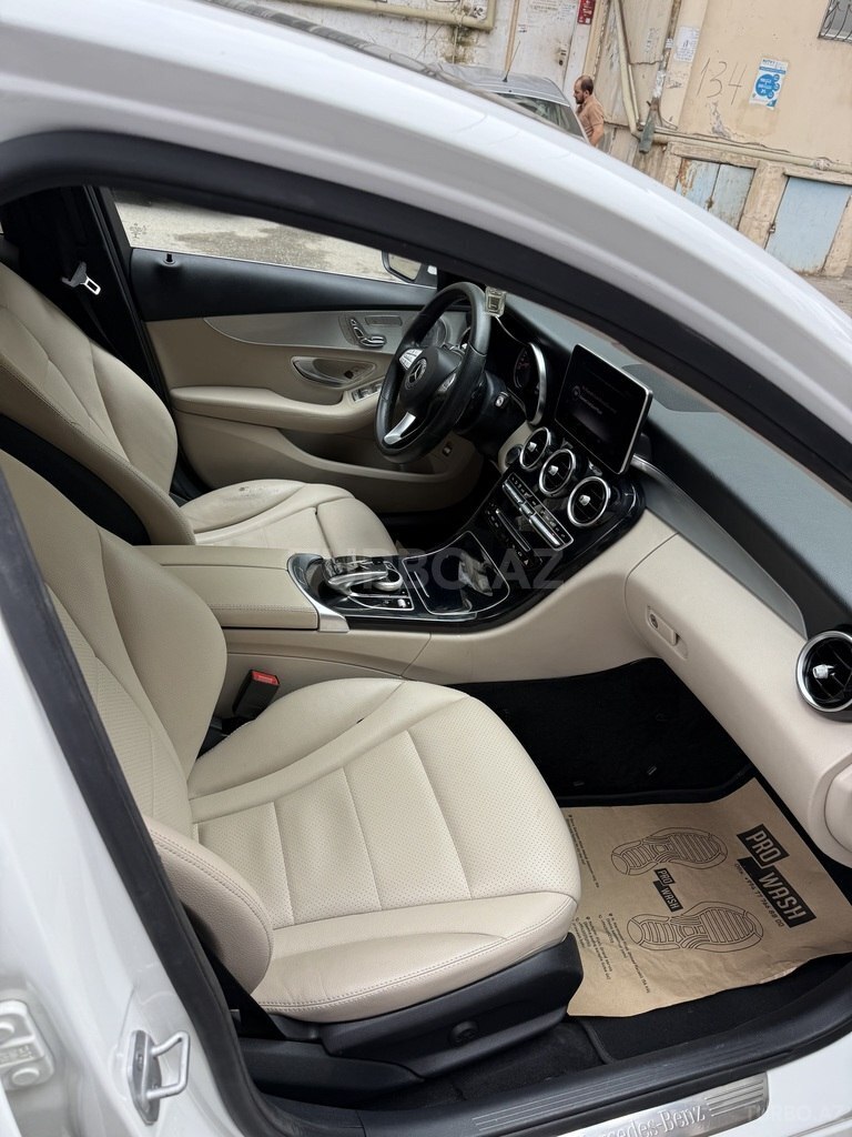 Mercedes C 300, 2.0 L, 2016 il, 177 000 km Bakı almaq - qiyməti 27 900 ...