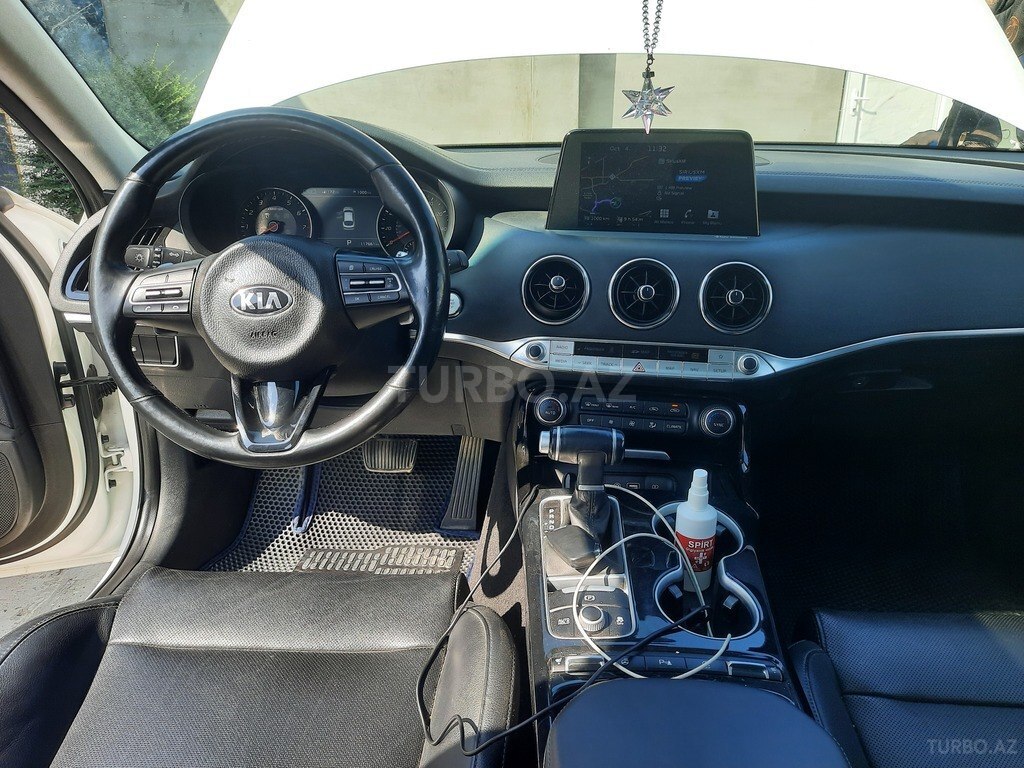 Kia Stinger, 2.0 L, 2018 il, 117 000 km Yevlax almaq - qiyməti 33 800 ...