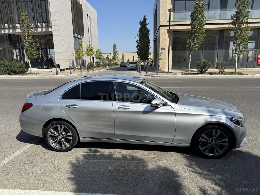 Mercedes C 300, 2.0 L, 2016 il, 159 000 km Bakı almaq - qiyməti 32 000 ...