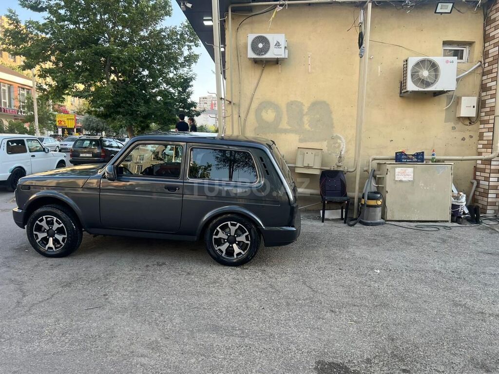 LADA (VAZ) Niva, 1.7 L, 2020 il, 79 000 km Bakı almaq - qiyməti 16 500 ...