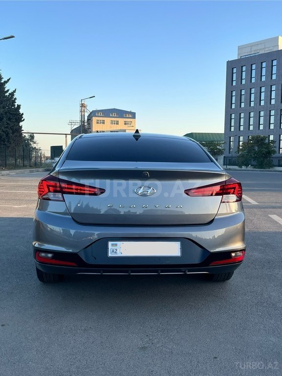 Hyundai Elantra, 2.0 L, 2018 il, 82 000 km Bakı almaq - qiyməti 14 414 ...