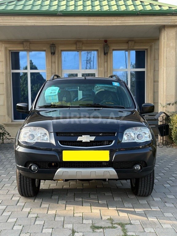 Купить Chevrolet Niva, 1.7 л, 2016 год, 14 713 км в Баку - цена 16 800 ...