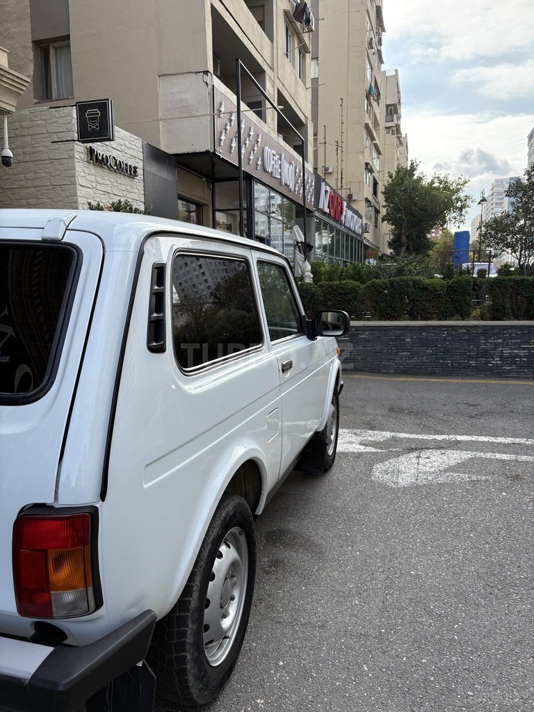LADA (VAZ) Niva, 1.7 L, 2015 il, 100 000 km Bakı almaq - qiyməti 9 500 ...