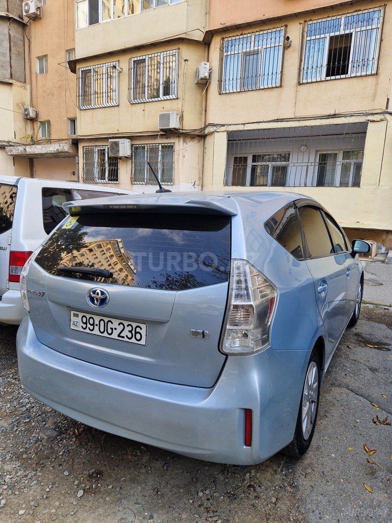 Toyota Prius V, 1.8 L, 2013 il, 160 000 km Bakı almaq - qiyməti 17 500 ...