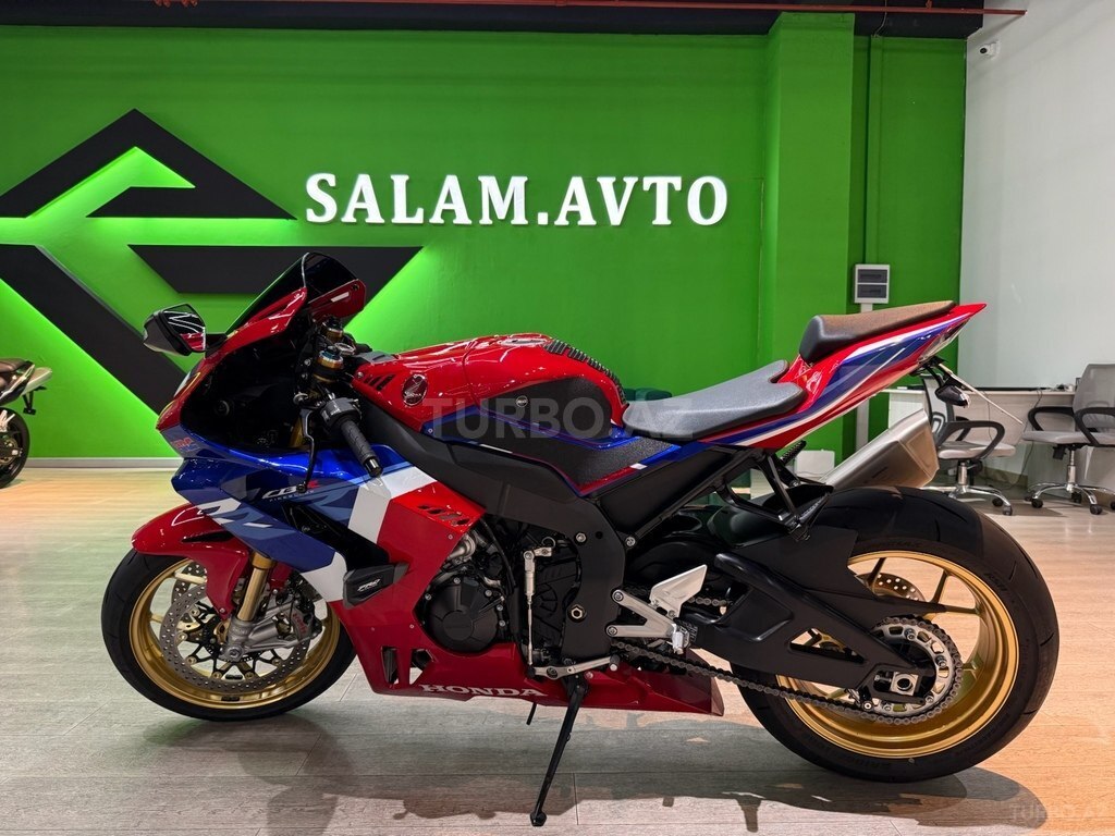 Honda CBR 1000, 1.0 L, 2023 il, 4 300 km Bakı almaq - qiyməti 39 777 ...