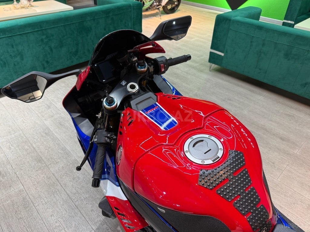 Honda CBR 1000, 1.0 L, 2023 il, 4 300 km Bakı almaq - qiyməti 39 777 ...