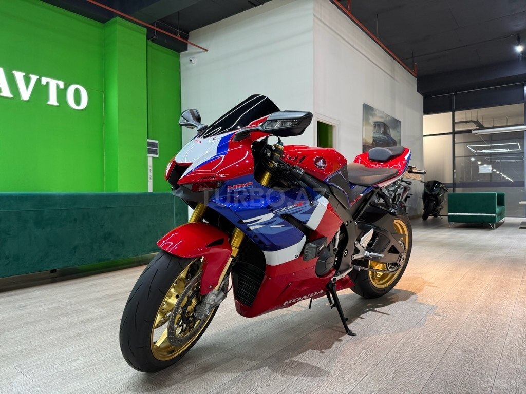 Honda CBR 1000, 1.0 L, 2023 il, 4 300 km Bakı almaq - qiyməti 39 777 ...