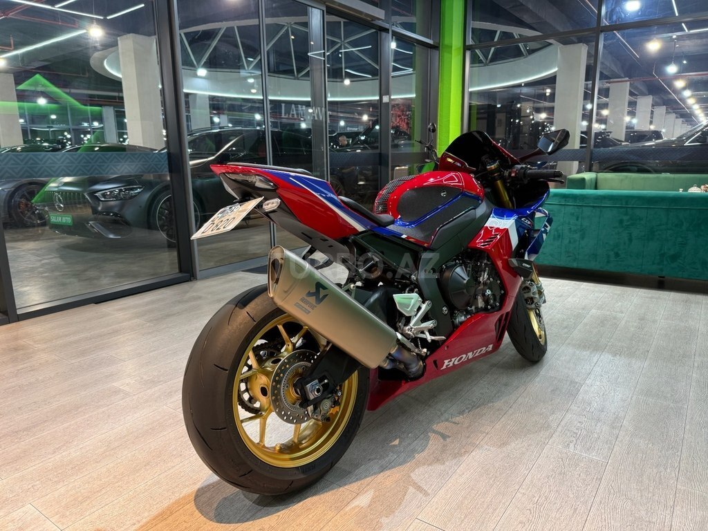 Honda CBR 1000, 1.0 L, 2023 il, 4 300 km Bakı almaq - qiyməti 39 777 ...