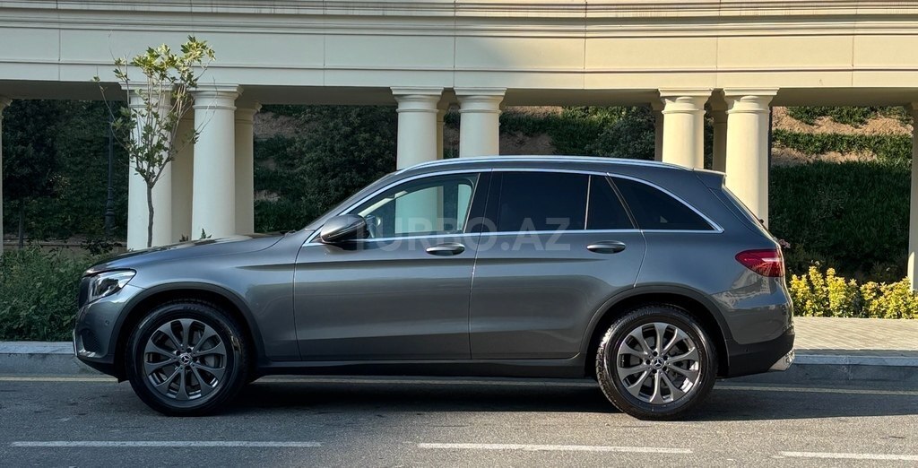 Mercedes GLC 250 4MATIC, 2.0 L, 2018 il, 25 000 km Bakı almaq - qiyməti ...
