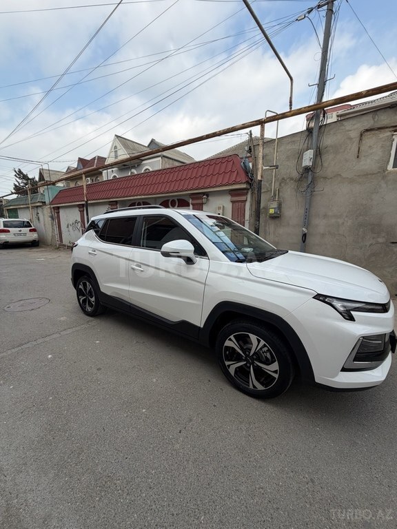 Купить JAC JS4, 1.5 л, 2025 год, 5 424 км в Баку - цена 22 000 AZN ...