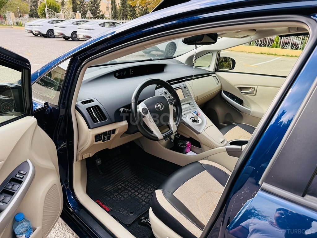 Toyota Prius, 1.8 L, 2013 il, 175 418 km Bakı almaq - qiyməti 19 900 ...