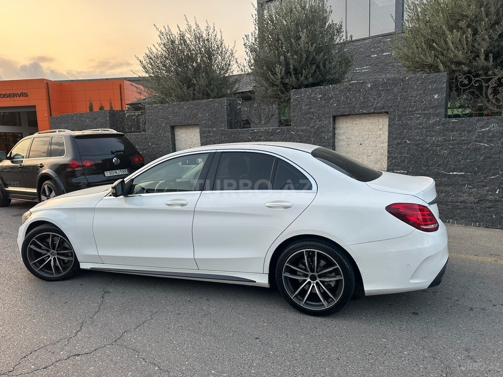 Mercedes C 300, 2.0 L, 2017 il, 170 000 km Bakı almaq - qiyməti 29 500 ...