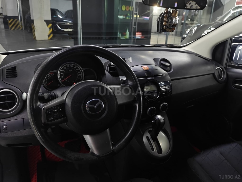 Mazda 2, 1.5 L, 2011 il, 237 000 km Bakı almaq - qiyməti 13 000 AZN ...