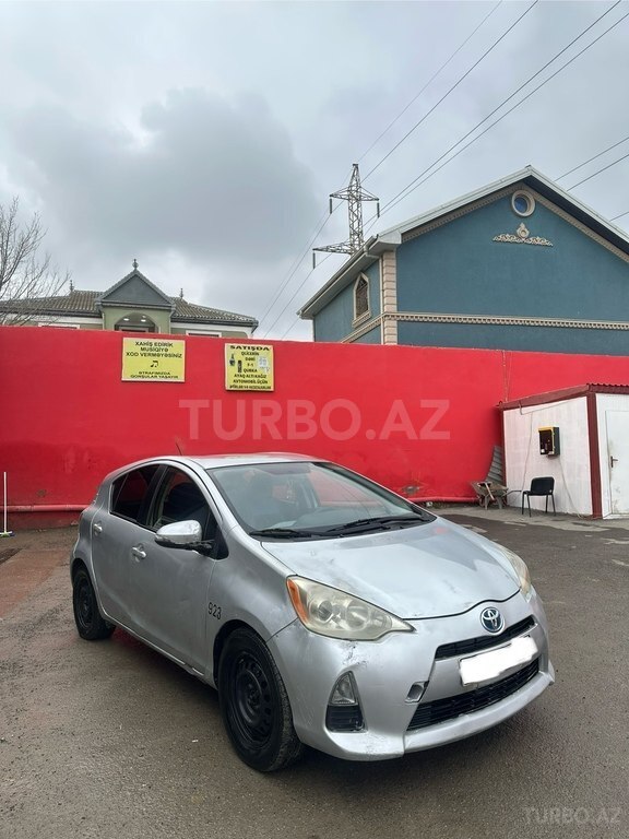 Toyota Prius C, 1.5 L, 2012 il, 250 000 km Bakı almaq - qiyməti 13 500 ...
