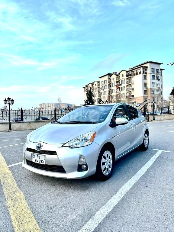 Toyota Prius C, 1.5 L, 2012 il, 98 000 km Bakı almaq - qiyməti 15 500 ...