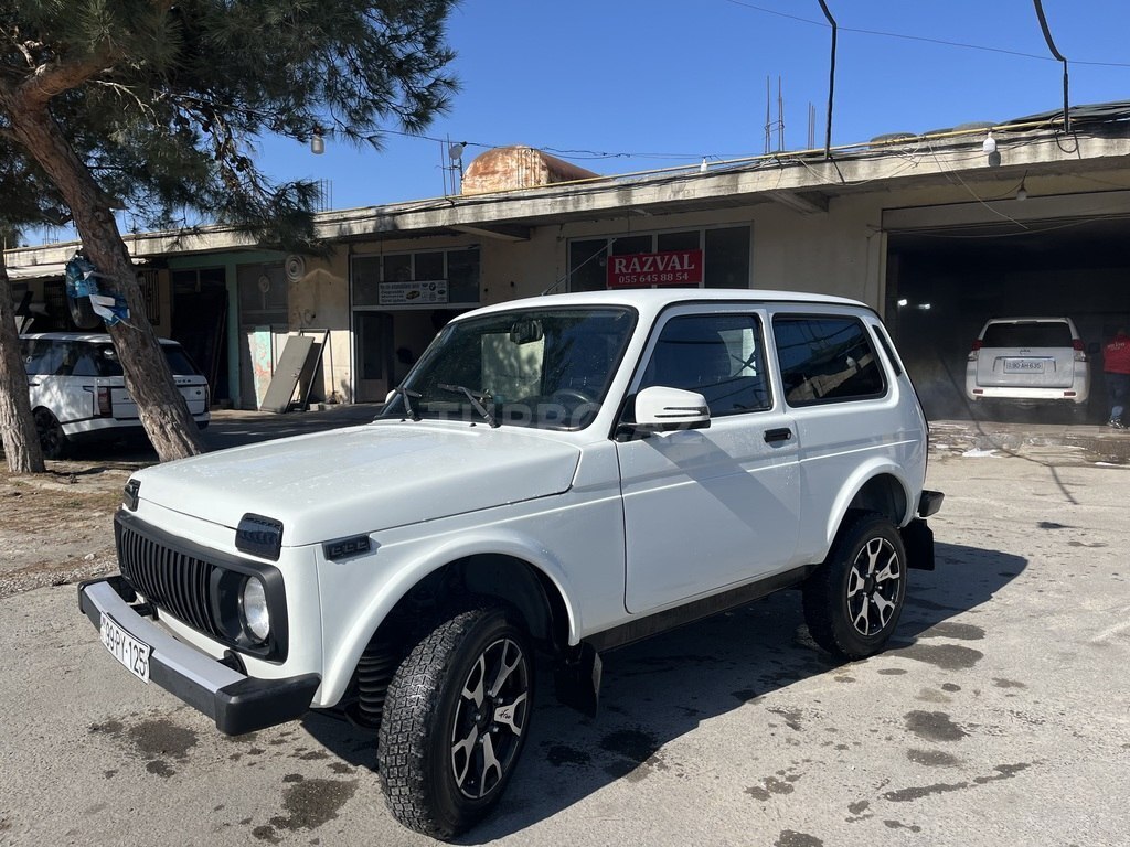 LADA (VAZ) Niva, 1.7 L, 2021 il, 93 000 km Bakı almaq - qiyməti 17 500 ...