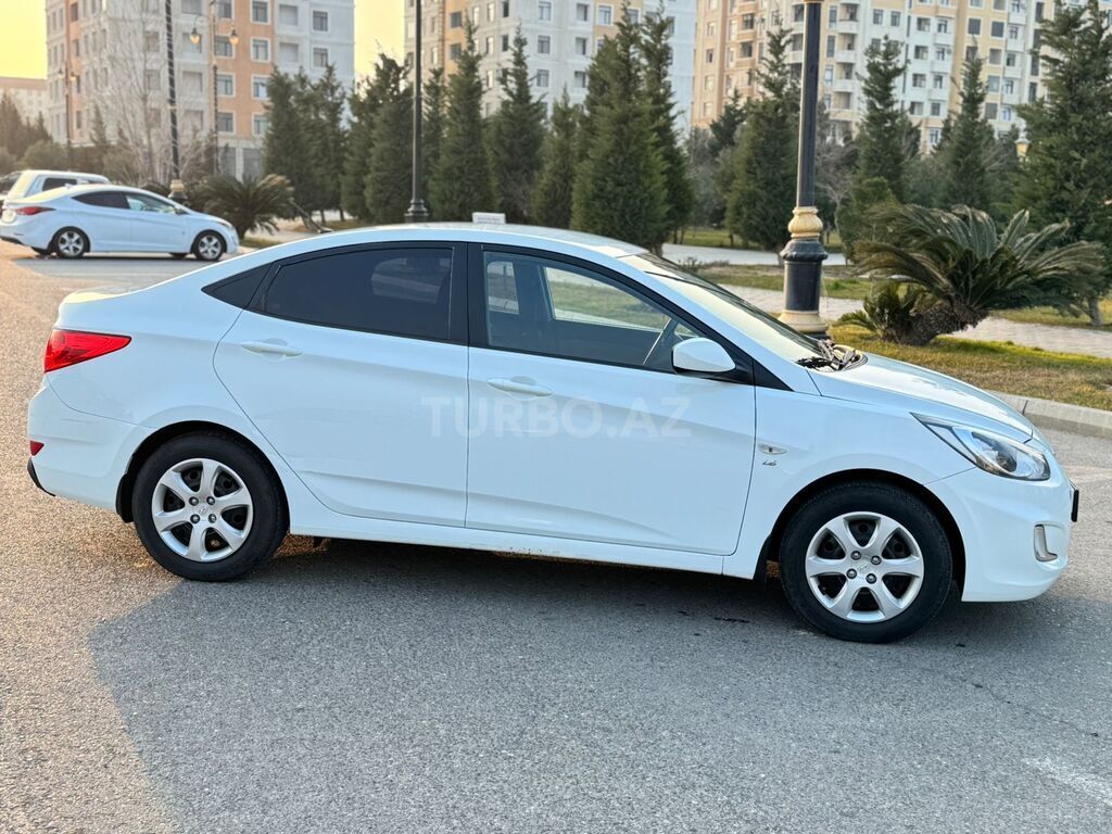 Hyundai Accent, 1.6 L, 2013 il, 220 035 km Bakı almaq - qiyməti 16 500 ...