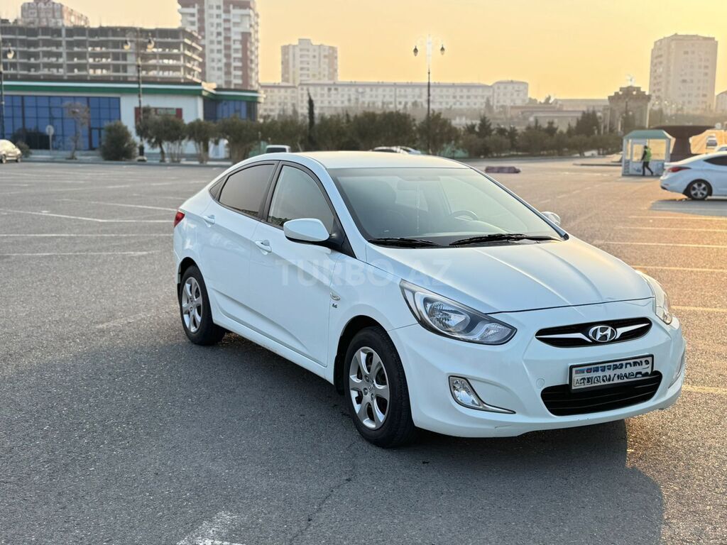 Hyundai Accent, 1.6 L, 2013 il, 220 035 km Bakı almaq - qiyməti 16 500 ...