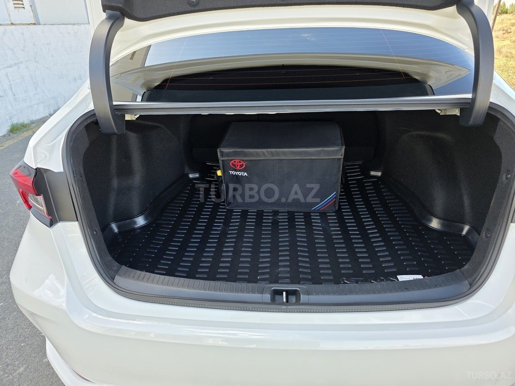 Toyota Corolla, 1.6 L, 2021 il, 78 000 km Bakı almaq - qiyməti 32 500 ...